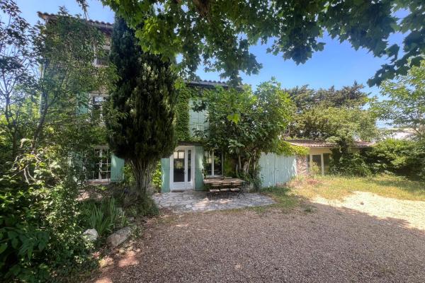Stone House In Isle-sur-la-sorgue - Vaucluse