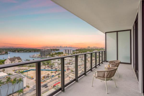 72 Park Condo - City Views & Prime Location - Miami Beach, FL