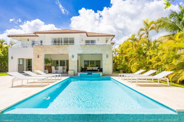 Cozy Cocotal Villa - 4br, Private Pool, Jacuzzi, Golf View - Punta Cana