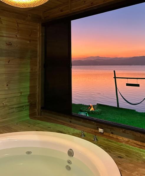 Chalé Na Beira Da Lagoa Com Vista - Imbituba