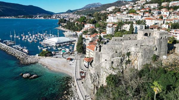 Woodpecker Digital Nomad House Montenegro - Montenegro