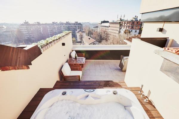Luxury Attic With Jacuzzi In Navigli - Milano