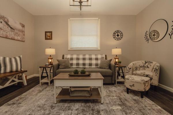 First Floor Getaway In Meadville - Conneaut Lake, PA