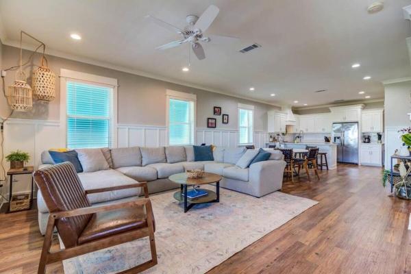 Waterfront Holiday And Mardi Gras Escape - Mississippi