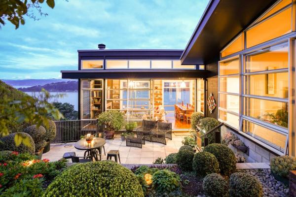 Roseneath Escape - Panoramic Harbour Views - Wellington