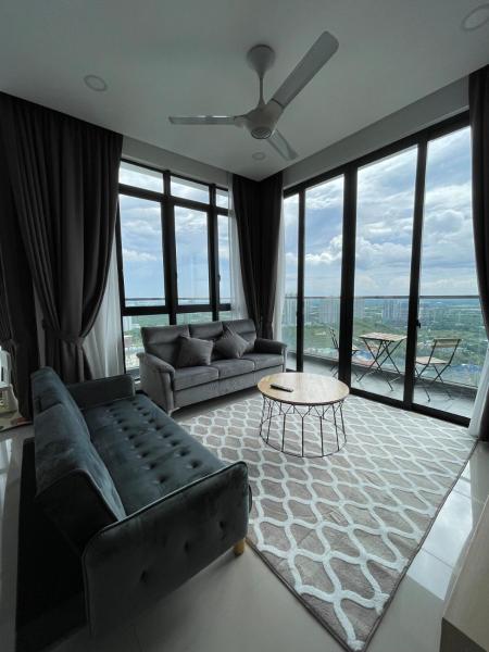 D Pristine 3 Bedroom Apartment Opp To Legoland - Jurong East