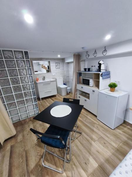 Petit Suite Alegria - El Bosque, España