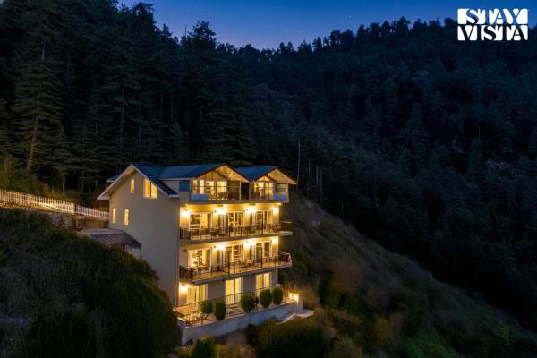 Ved Vilas By Sova, Stayvista - Jacuzzi & Alfresco Dining - Mashobra
