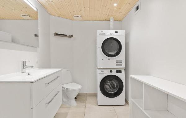 Cozy Home In Løgstør With Sauna - Dinamarca