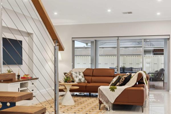 Lake Coogee Retreat - Spacious 4br With Spa & Near Beach - Coogee