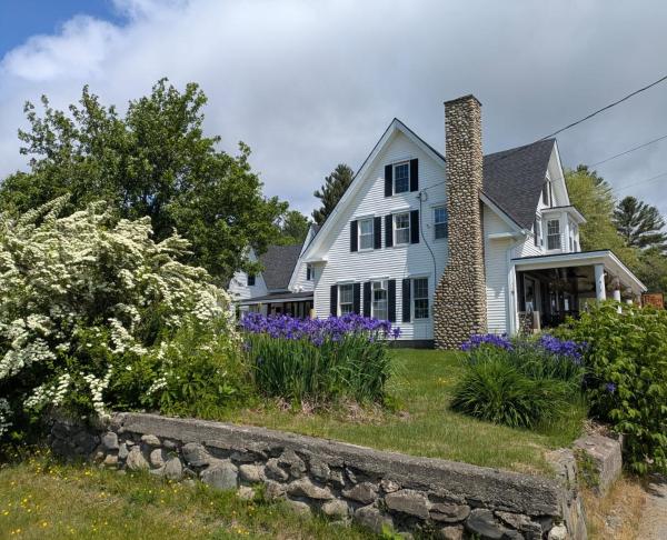 The Porch On Main - New Hampshire (State)