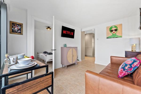 Near Warwick Hospital, Cozy Studio, Free Parking - Warwick