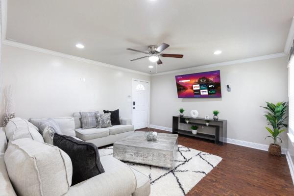 Walk To At&t Stadium! Globe Life Park Texas Live! King Bed - Arlington, TX