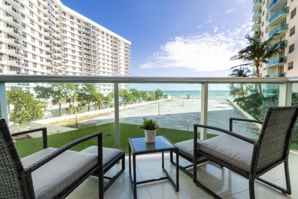 Beachfront Ocean View Condo, Walk To Restaurants & Supermarket - Aventura