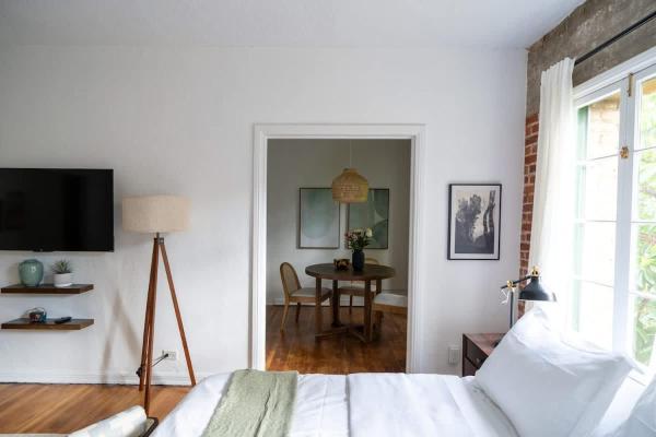 Furnished Studio In Hollywood - Hollywood, CA