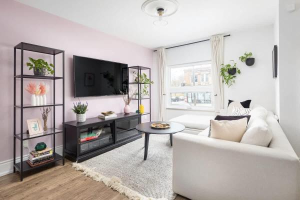 Charming 3 Beds Ossington Home - Lakeshore