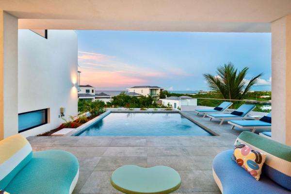 Skyline Villas - Villa Jupiter Oceanfront With Private Pool - Turks and Caicos Islands