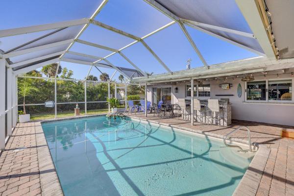 Golf And Swim Home With Canal Access In N Fort Myers! - Fort Myers, FL