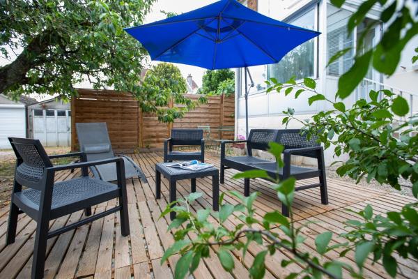 Le Grand Coquet Chez Maguy Avec 2 Terrasses, Jeux, Barbecue Et Jardin - Besançon