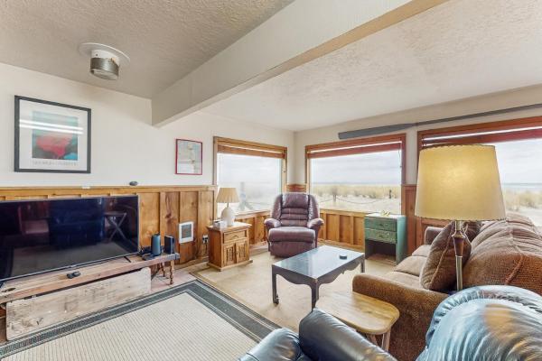 Neil's Cabin - Pacific City, OR