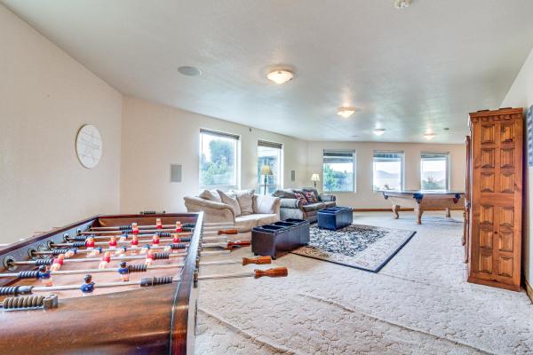 Groups Welcome! Ocean-view Escape In Gold Beach - Sisters Rock State Park, Port Orford
