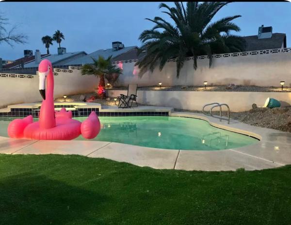 2 Story Large House Pool Jacuzzi - Henderson, NV