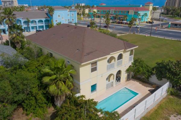 Oversized 2 Bedroom Modern Pool Near Beach - South Padre Island