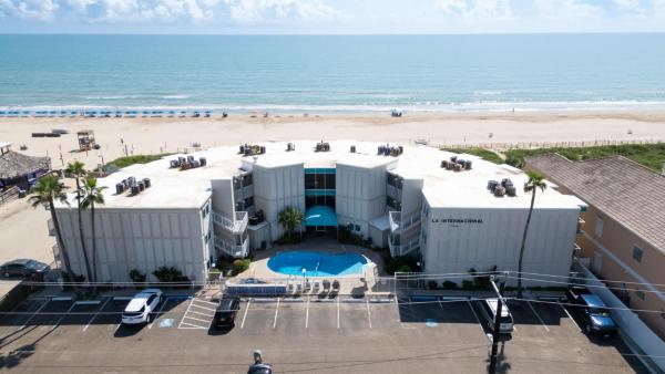 Beachfront Remodel Fun Location Great Patio - South Padre Island