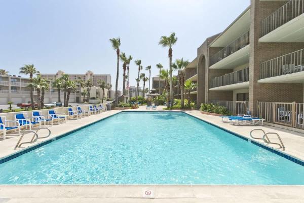 Pool & Hot Tub-patio & Grill 1-2 Block To Beach - South Padre Island