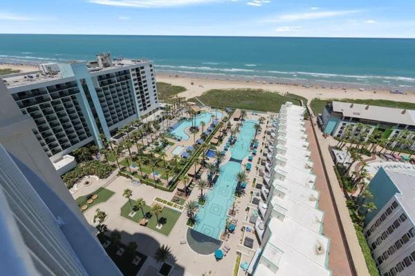 Stunning 17th Floor Spacex Direct Views Luxe - South Padre Island