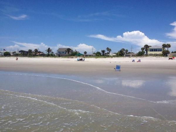 2 Bedroom Tropical Villa - Cocoa Beach, FL