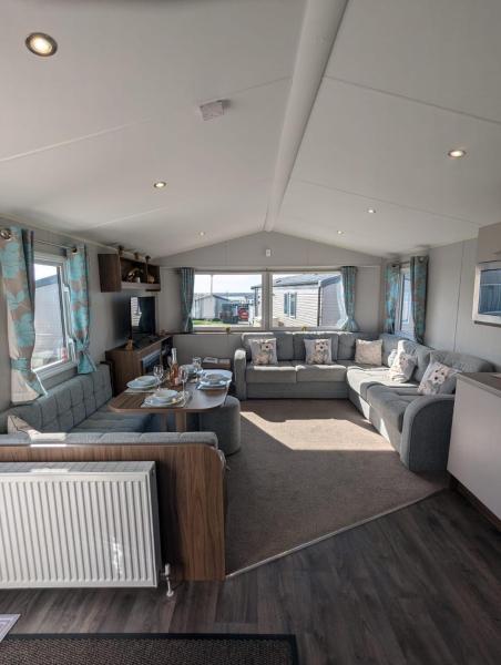 Pet Friendly Holiday Home Located At Littlesea Holiday Park, In Weymouth, Dorset - Chesil Beach