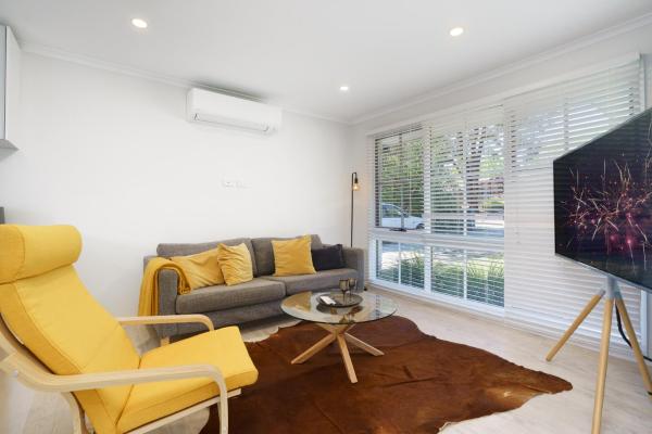 Stylish 3bedroom Escape In South Canberra - Hosted By Canstay - Canberra