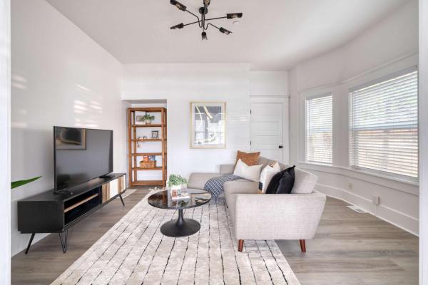 The 2br Soul Lounge - 91 Walkscore - Happy Valley, OR