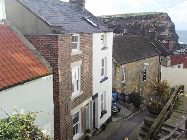 Holme Crest - Runswick Bay
