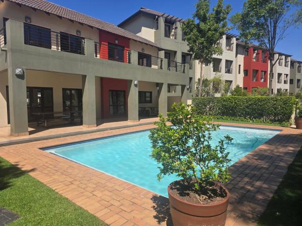 Stylish Bachelor Pad In The Heart Of Fourways - Sandton