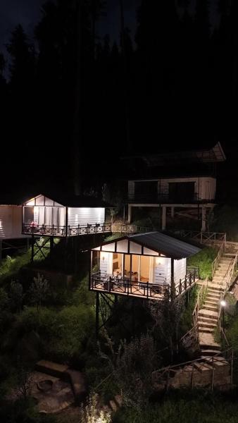Boutique Premium Mountain View Chalet - Manali