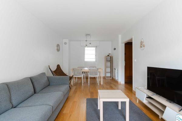 3 Bedroom Apartment With Garden And Swimming Pool - 도빌