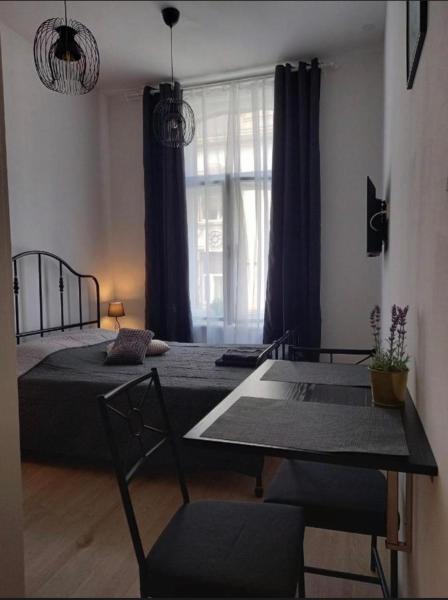 Palm Park & Green Studio Apartment - Zagreb