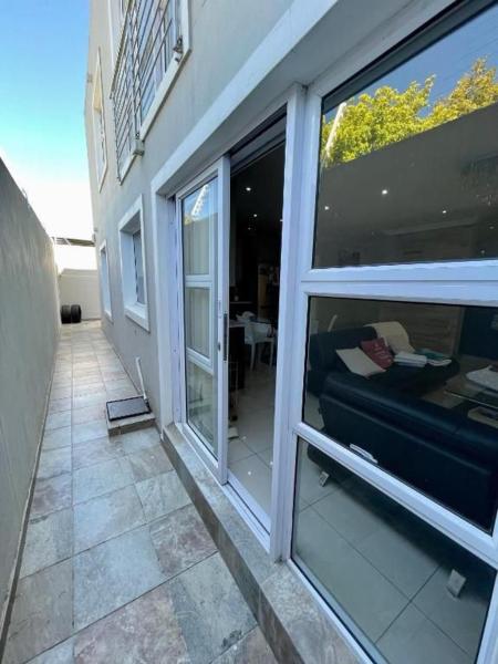 4-bedroom In The Center Of The Southern Suburbs! - Le Cap