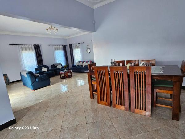 Scandinavia-nordic House In Entebbe - Uganda