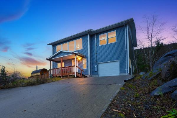 Cozy 3br Alaska Retreat With Private Sauna Home - Ketchikan, AK