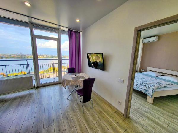 Апартаменты Sky в Мост Сити, 2 комнаты, Вид на реку, Балкон, Новый дом - Dnipro