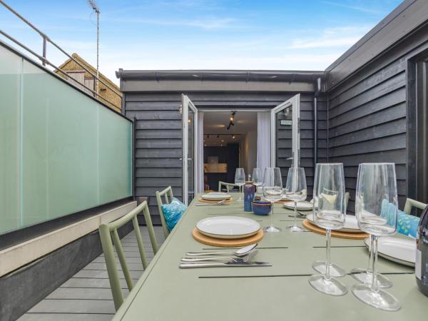 Restharrow - Uk49244 - Whitstable