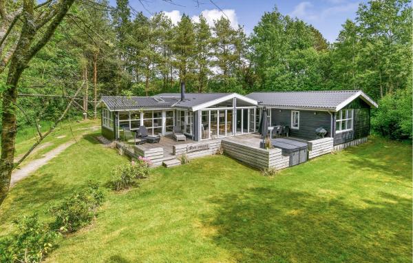 Nice Home In Blåvand With Sauna - Blåvand