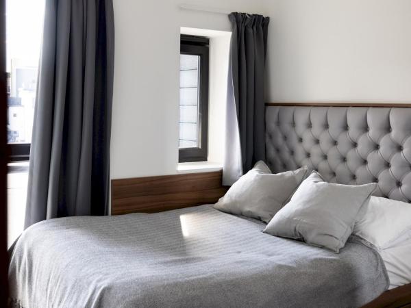 Pass The Keys Modern Apartment With Marina View - Lincoln