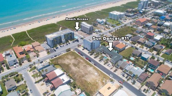 Modern Beach Home With Pool Steps Away - South Padre Island