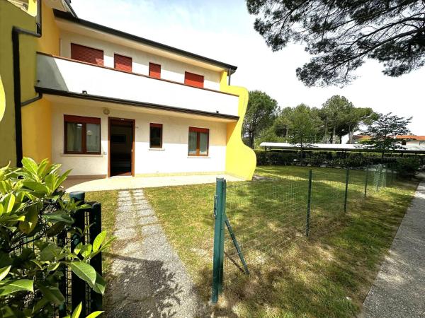 Cozy Villa With Garden And Pool Access - Bibione Pineda