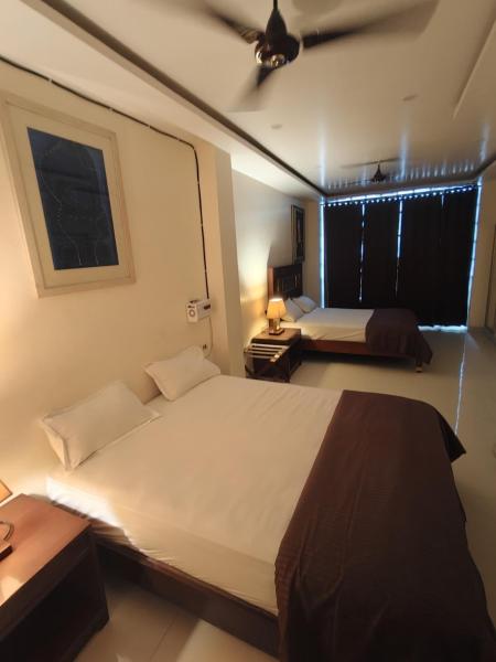 The Lake View Homestay - Varanasi