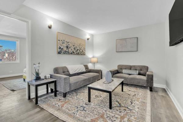 Amazing 3bd 2ba Oak Park Condo - Chicago